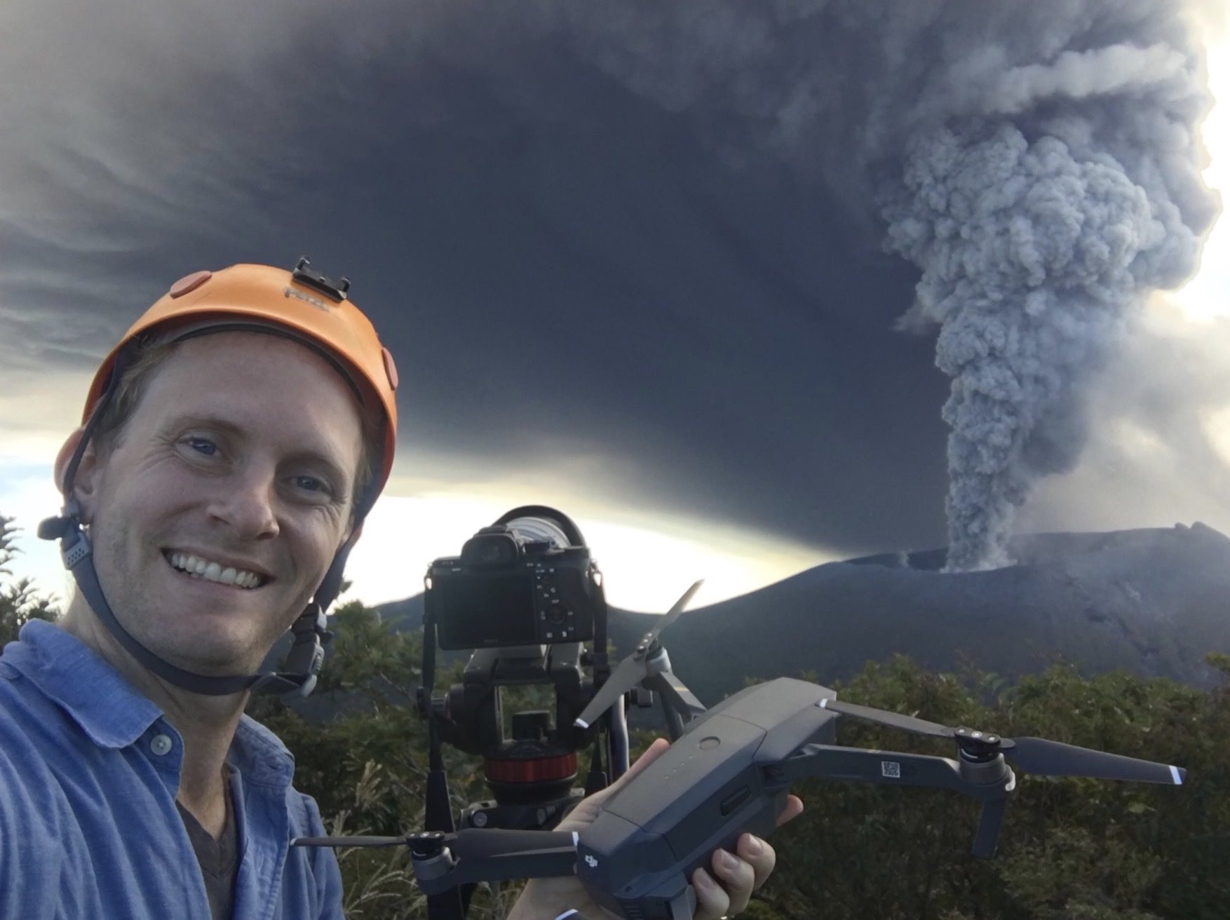 Amazing drone footage of Japanese volcano, Kirishima erupting
