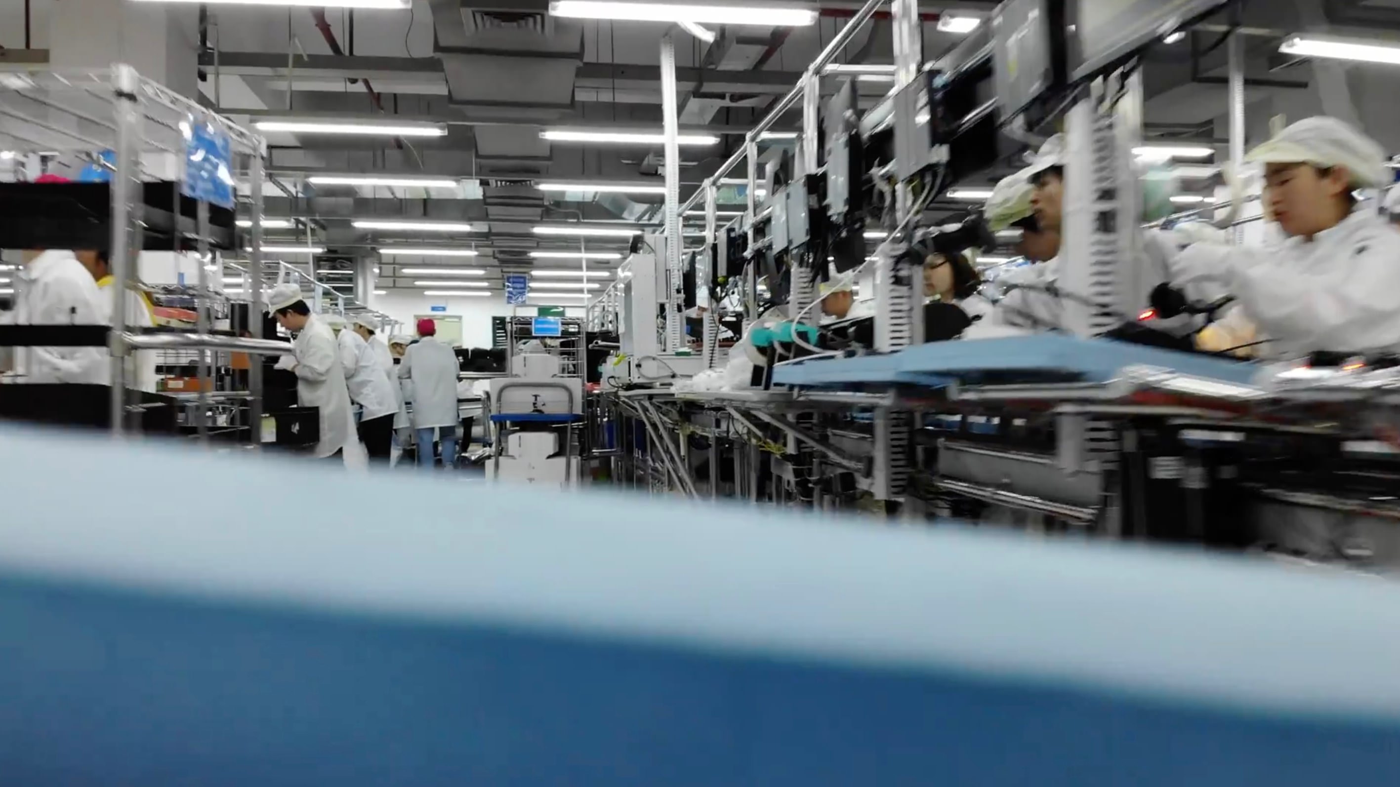 Take a look inside DJI's factory as a Mavic Air records the final steps ...