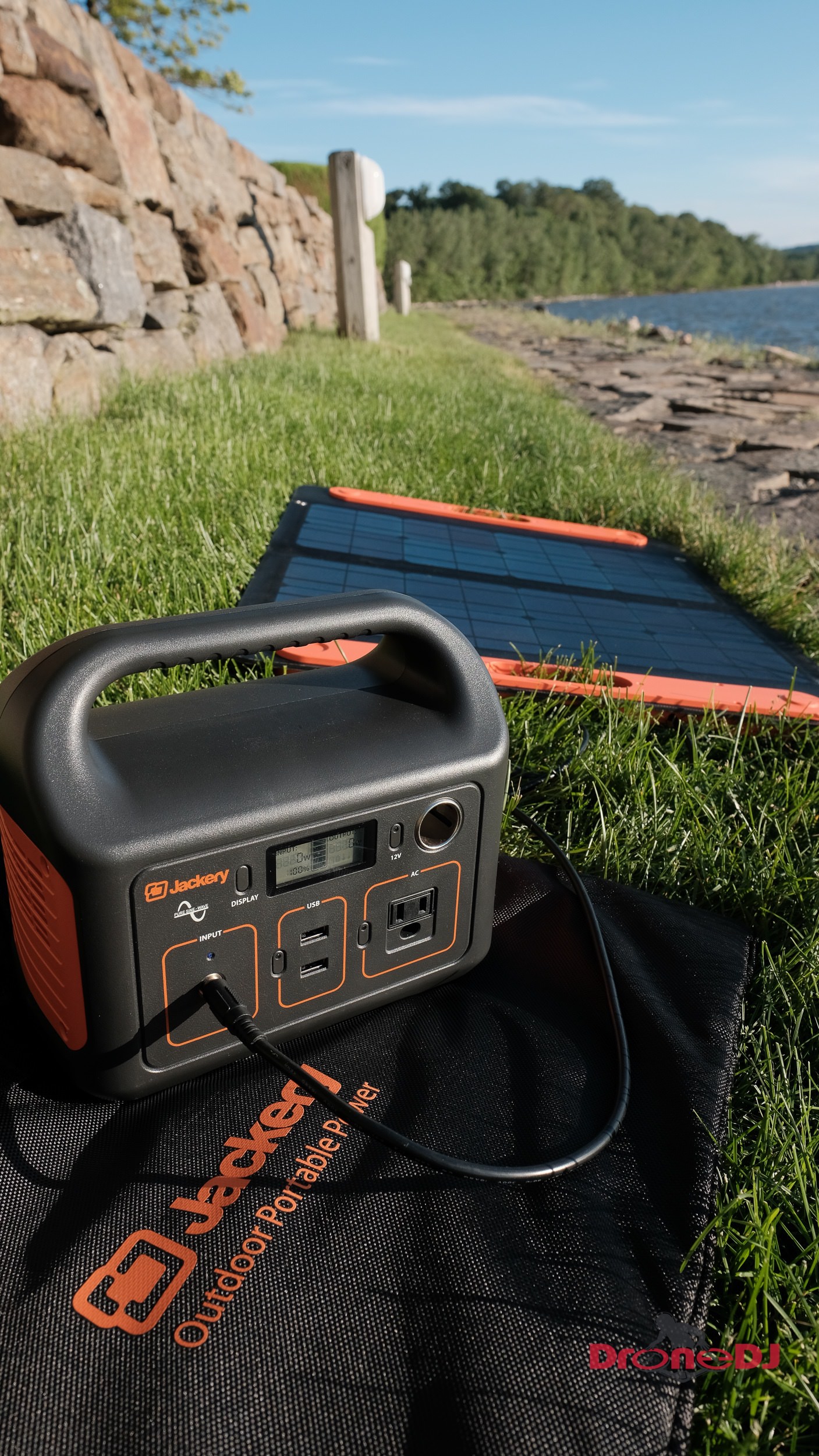 Review: The Jackery 50W Explorer solar panel and Explorer 240 battery ...