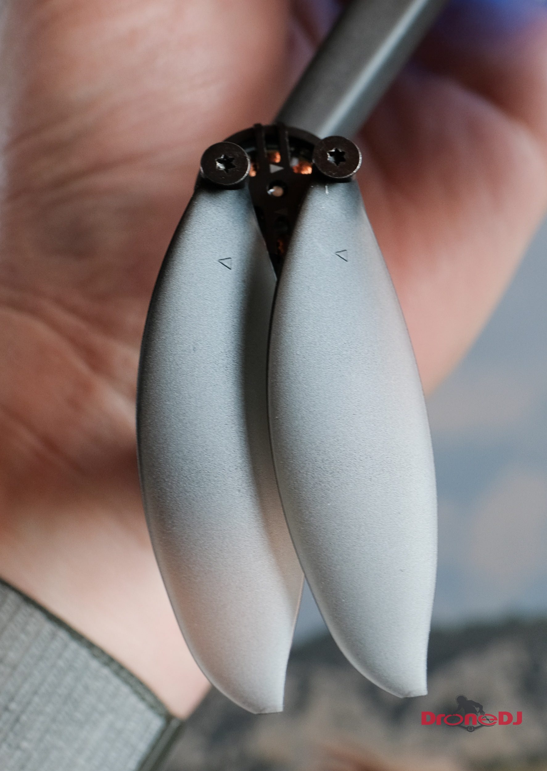 Parrot launches the Anafi, a foldable, 4k, HDR, 21MP drone inspired by ...