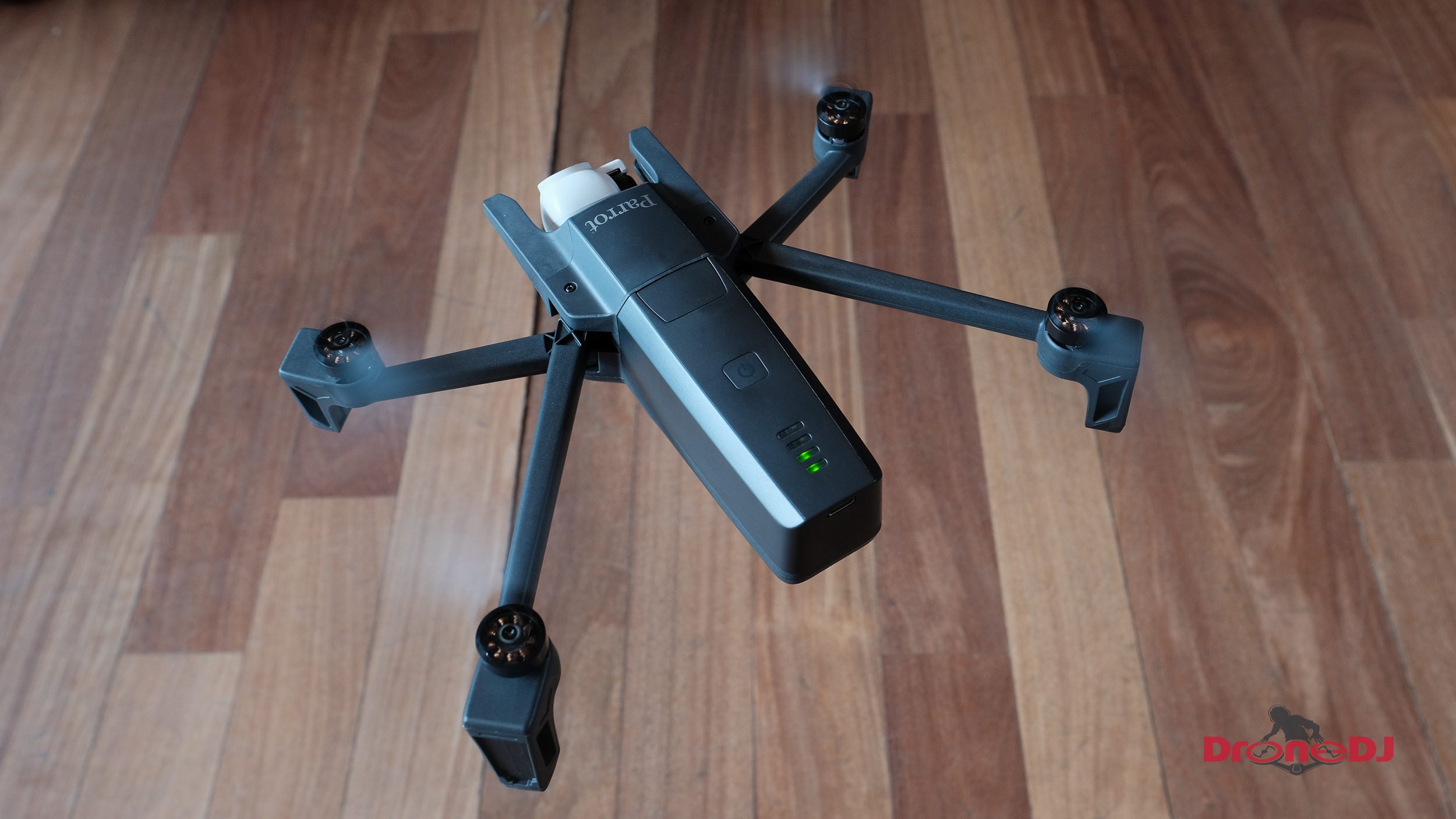 Parrot launches the Anafi, a foldable, 4k, HDR, 21MP drone inspired by ...