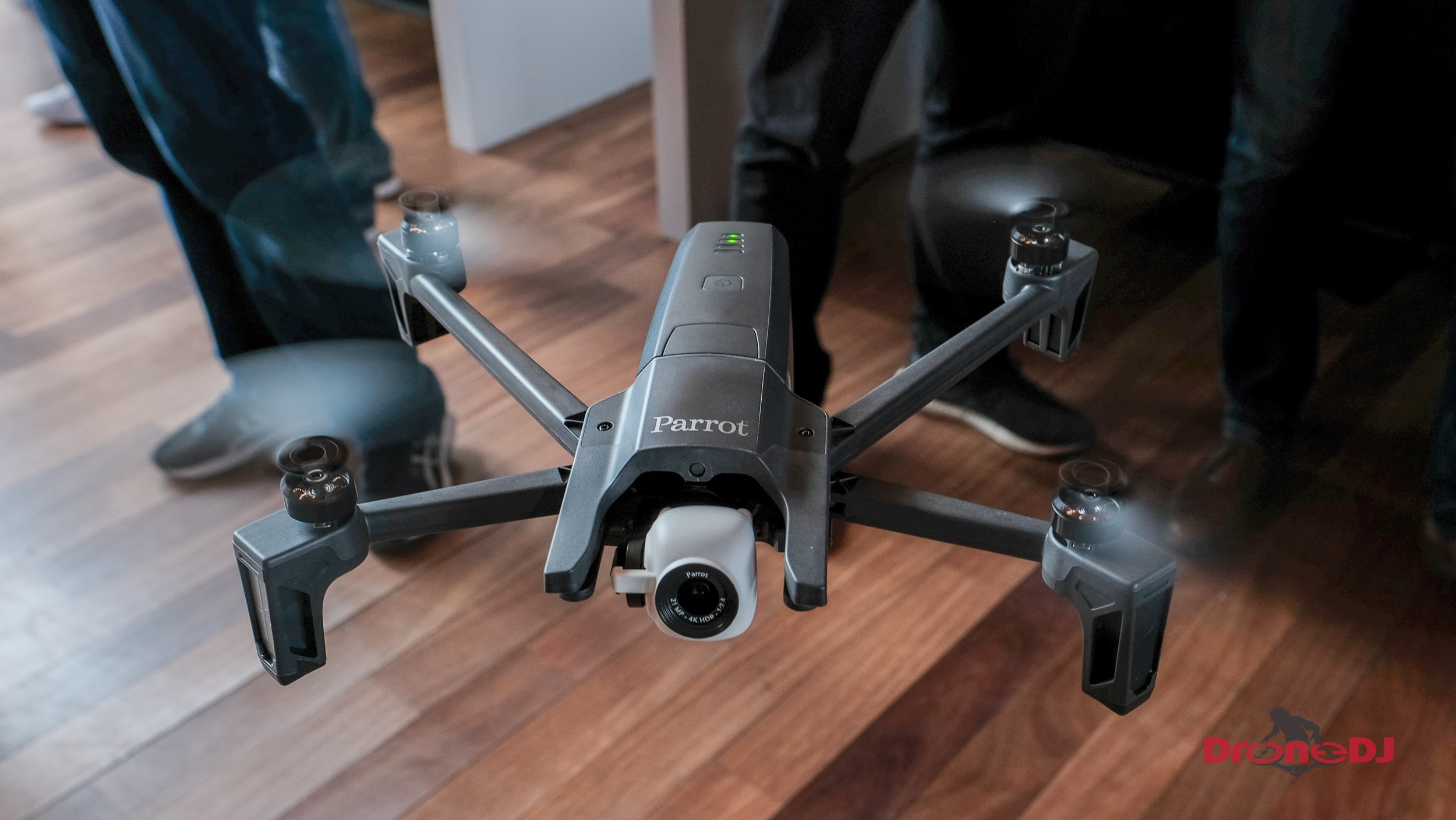 Parrot launches the Anafi, a foldable, 4k, HDR, 21MP drone inspired by ...