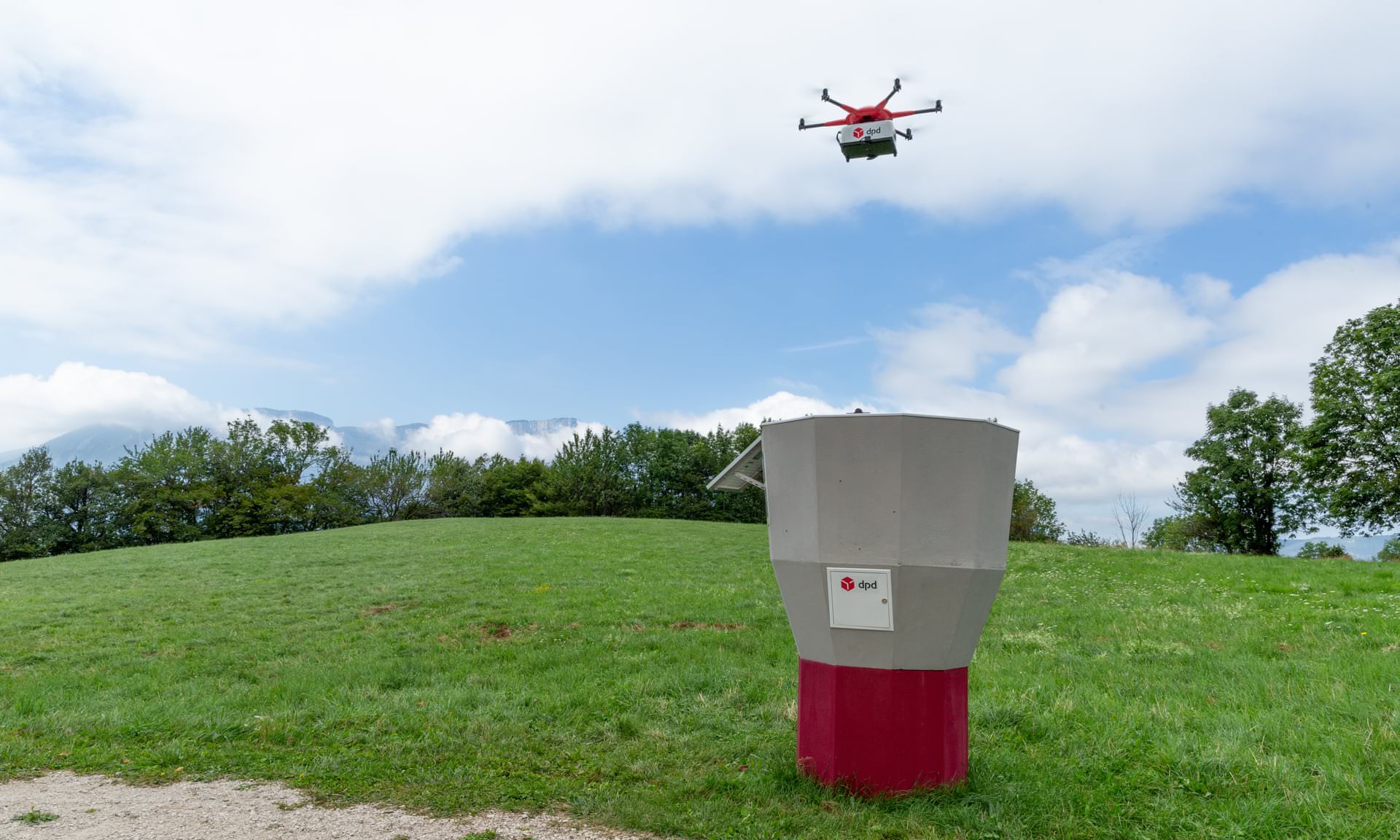 French postal service uses drones to deliver parcels to Alpine villages