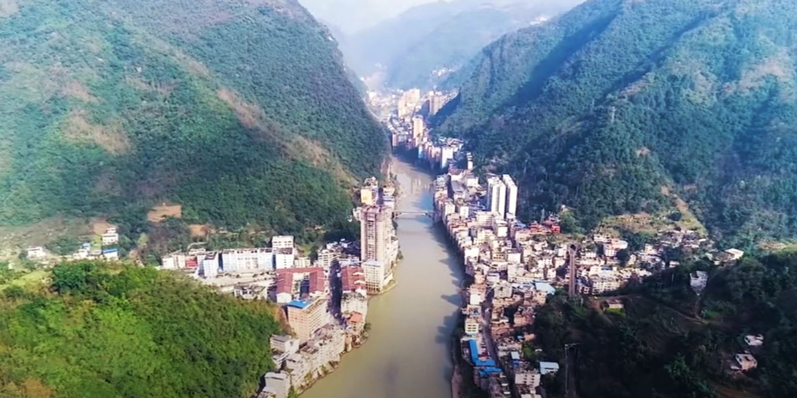 Visit Yanjin County with this drone tour of a skinny metropolis - DroneDJ