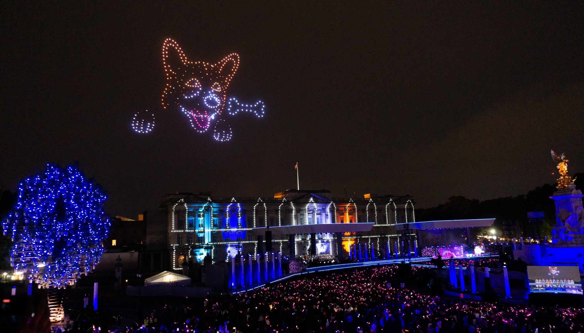 SKYMAGIC steals the (drone) show with Queen's Jubilee hit - DroneDJ