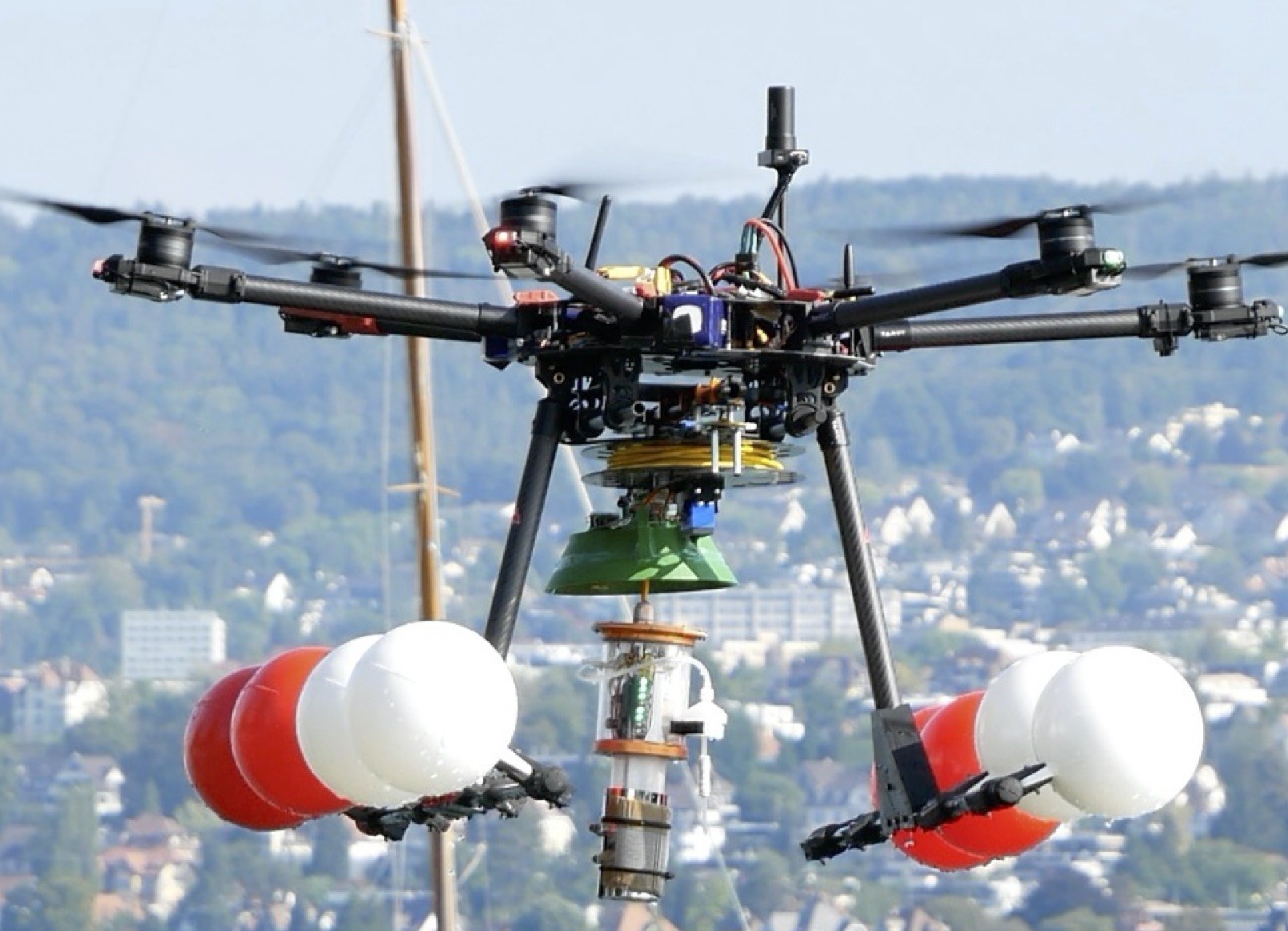 MEDUSA 'dual robot’ drone flies and dives to monitor water quality